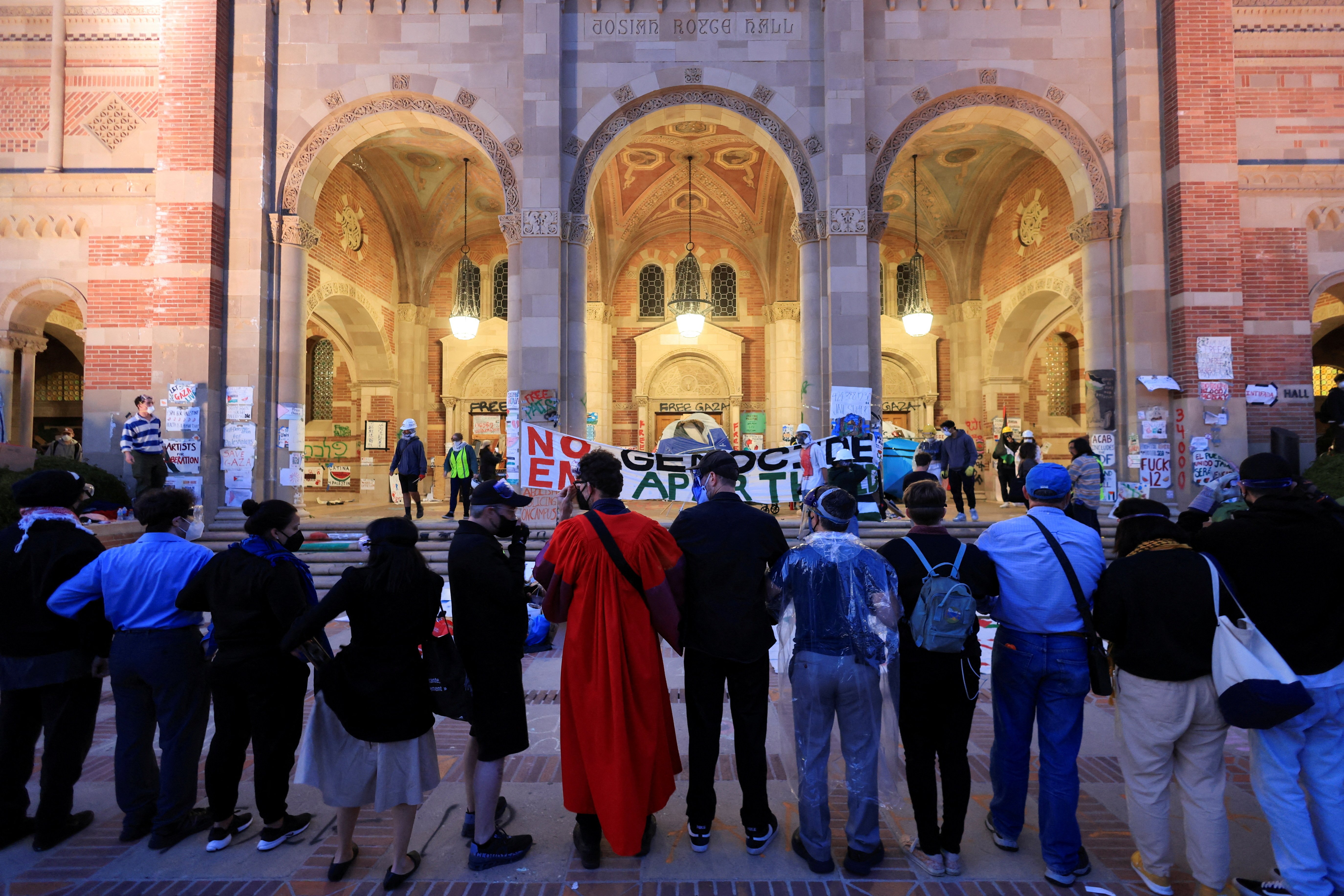 Student journalist kicked, beaten at UCLA protest - U.S. Press Freedom ...