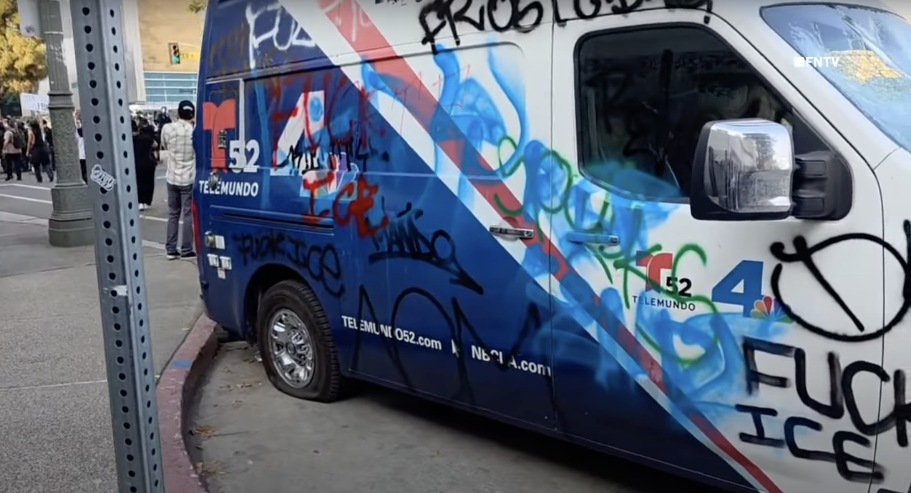 TV news van vandalized at LA immigration protest - U.S. Press Freedom ...